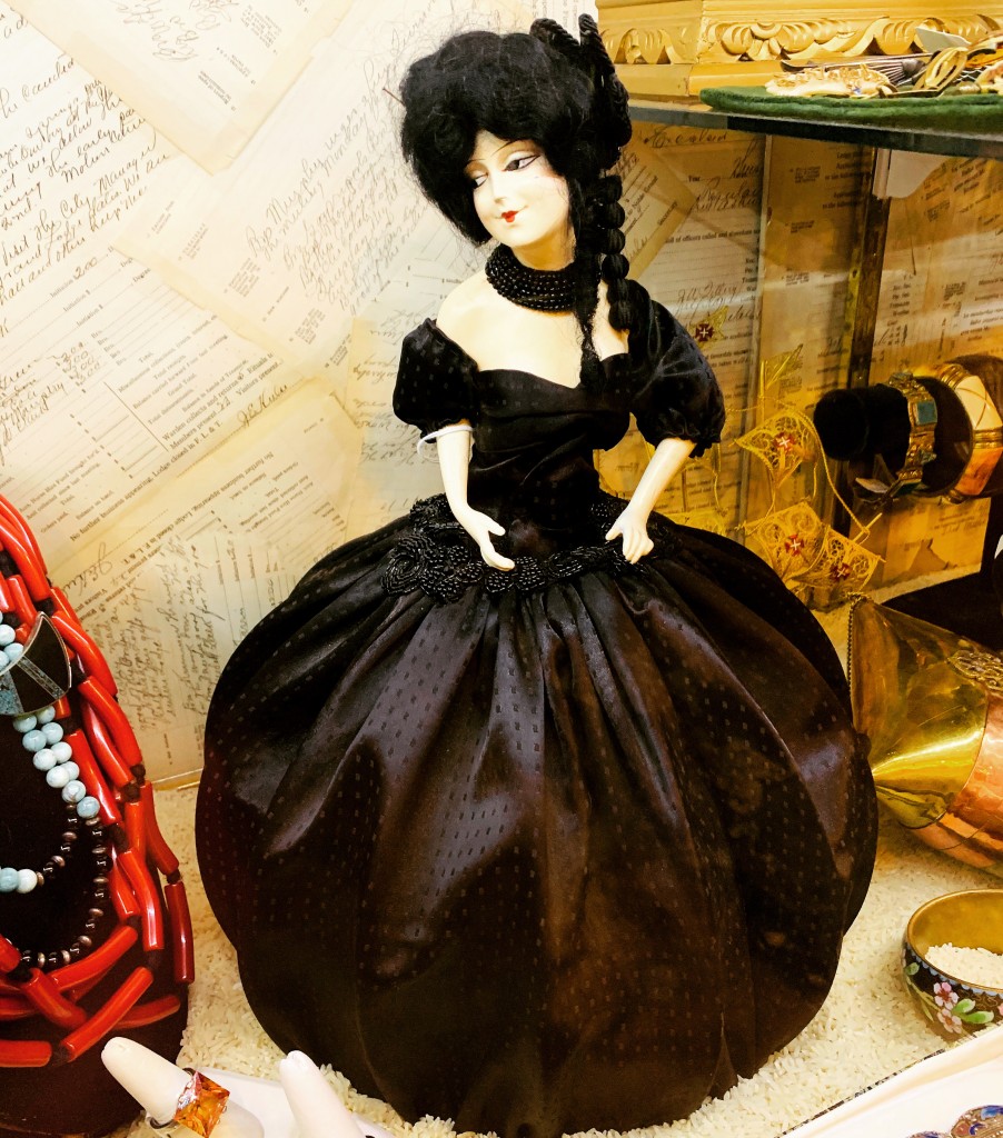 Boudoir Lamp | DOLLY PYTHON