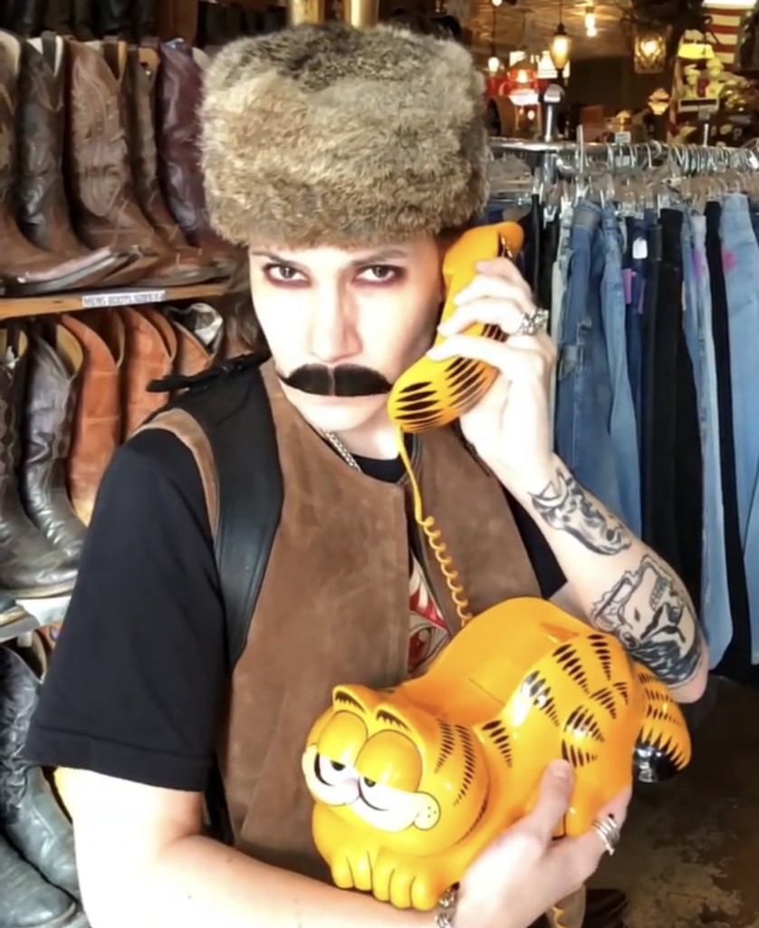 Garfield | DOLLY PYTHON