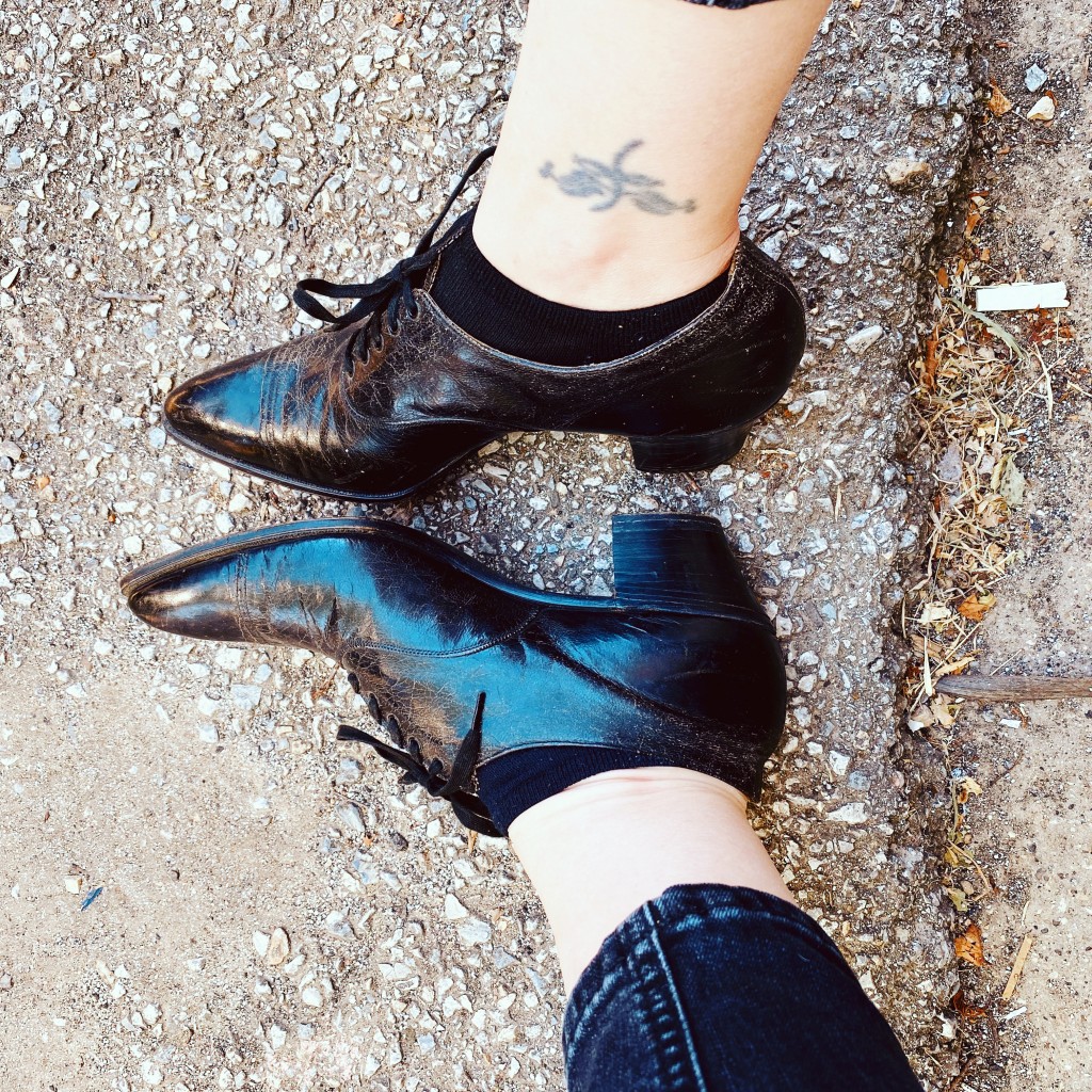 victorian | DOLLY PYTHON