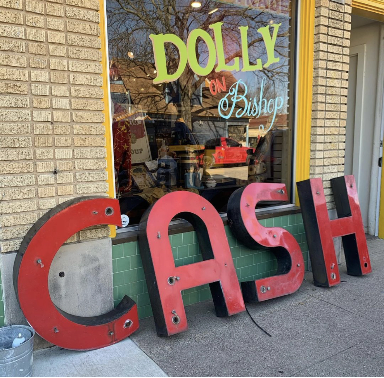 signs | DOLLY PYTHON