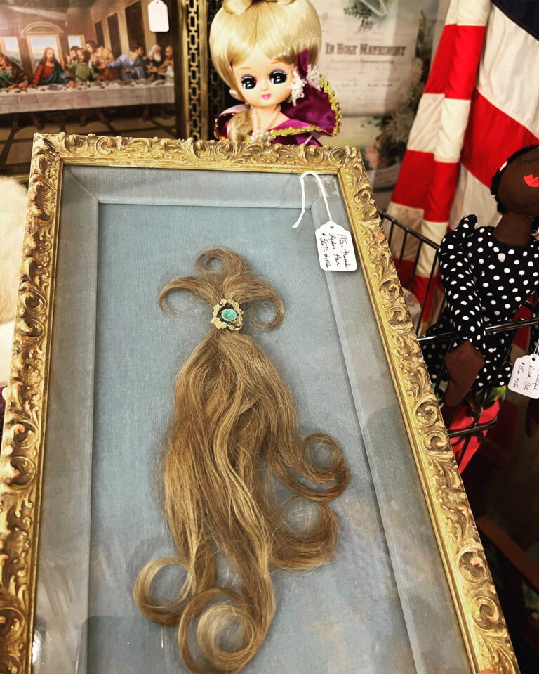 weird | DOLLY PYTHON