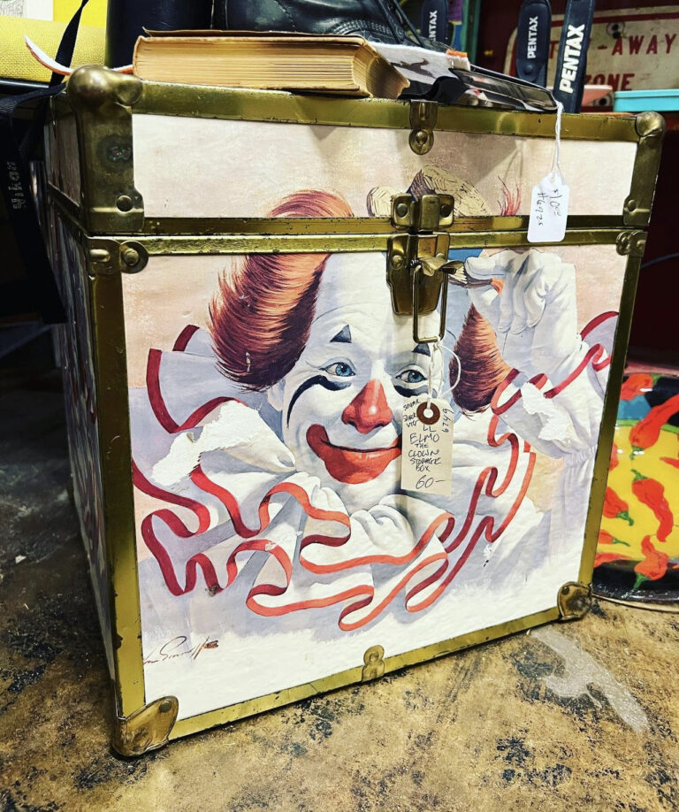 Clown Box | DOLLY PYTHON