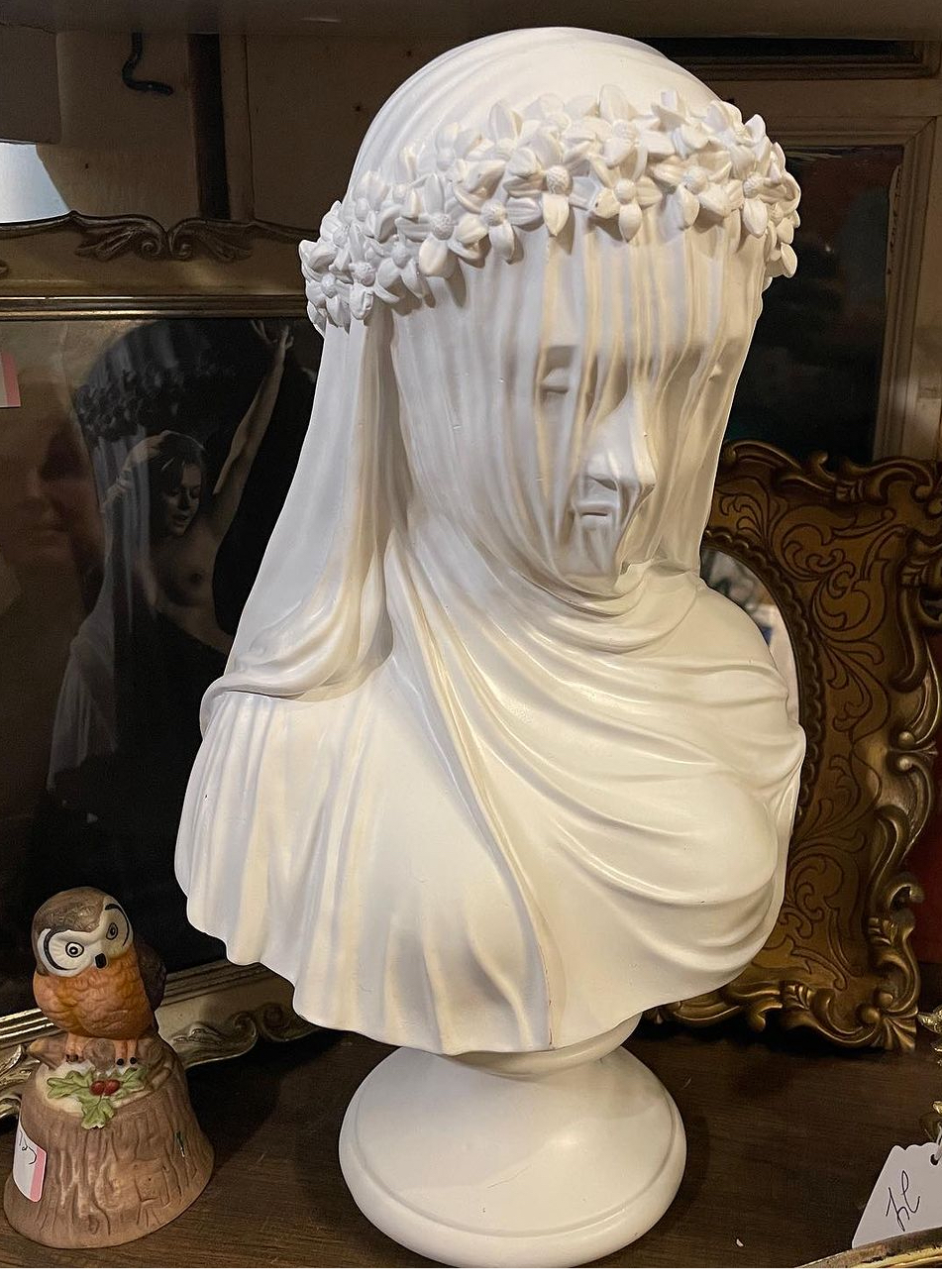 victorian | DOLLY PYTHON